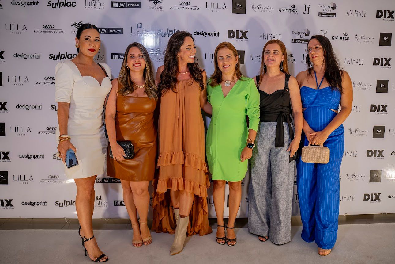 Colormix 2025 Desfile de moda marca lançamento das cores do ano, em ...